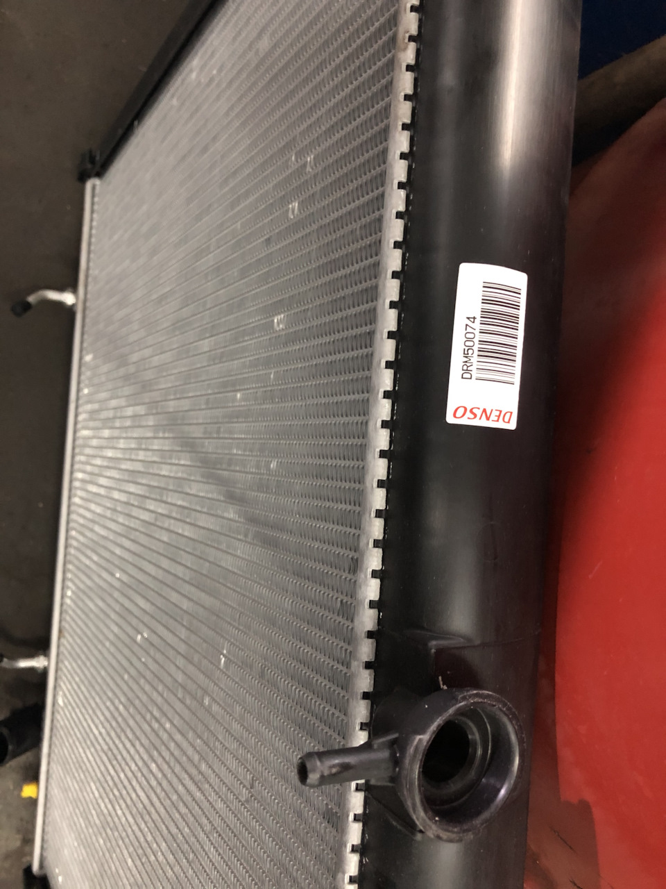 DRM50074 Радиатор, охлаждение двигателя DENSO | Запчасти на DRIVE2