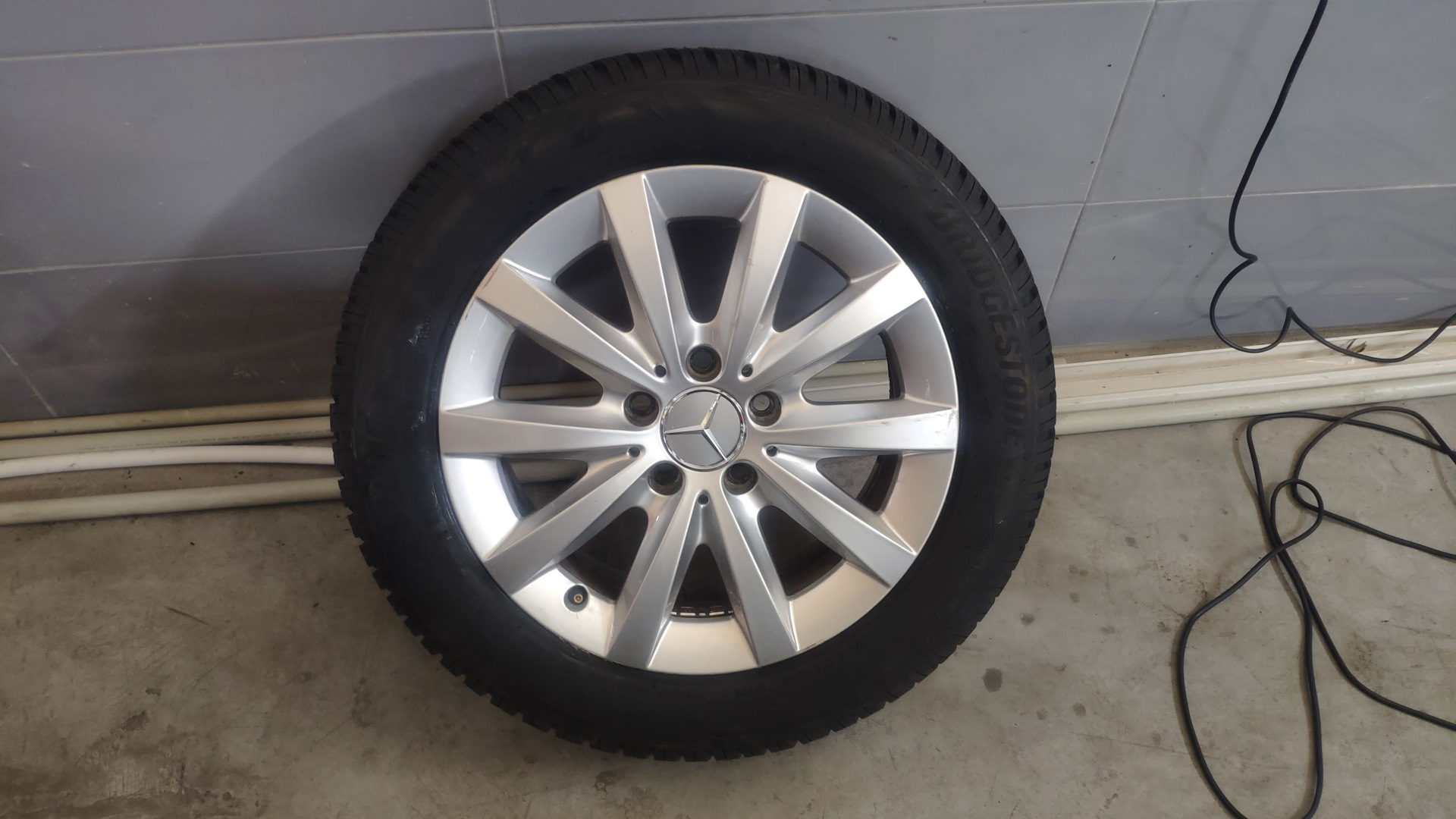 Диски на зиму Mercedes Benz + резина Bridgestone — Volkswagen Jetta VI ...