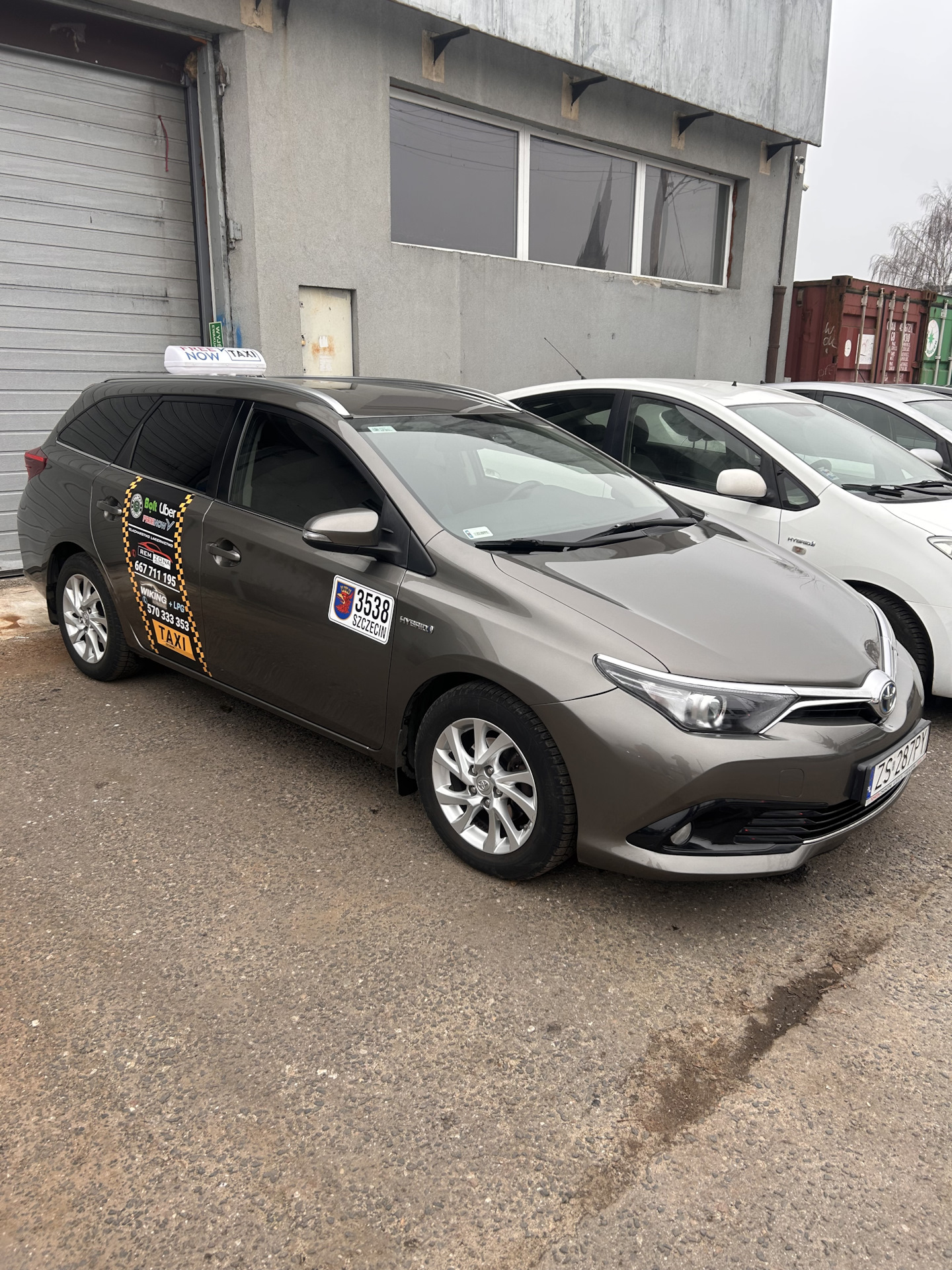 Auris в Taxi — Toyota Auris (2G), 1,8 л, 2017 года | просто так | DRIVE2