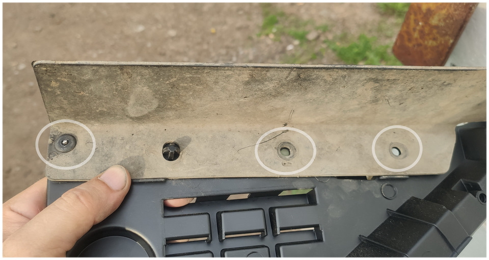 #2021-07-01. Замена щитка подкрылка переднего бампера — Lada XRAY, 1,8 ...