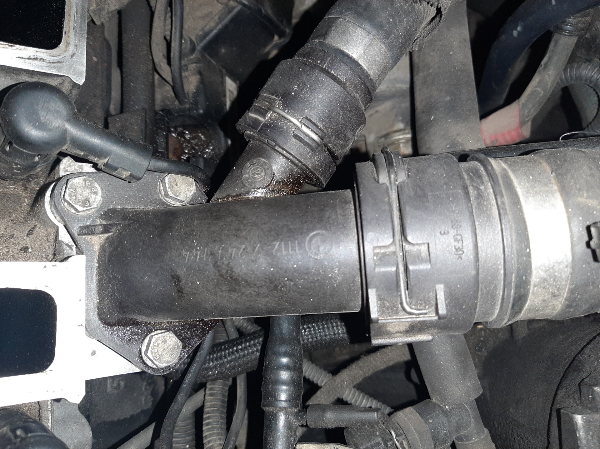 Замена фланца системы охлаждения — BMW 3 series (E90), 2 л, 2005 года ...