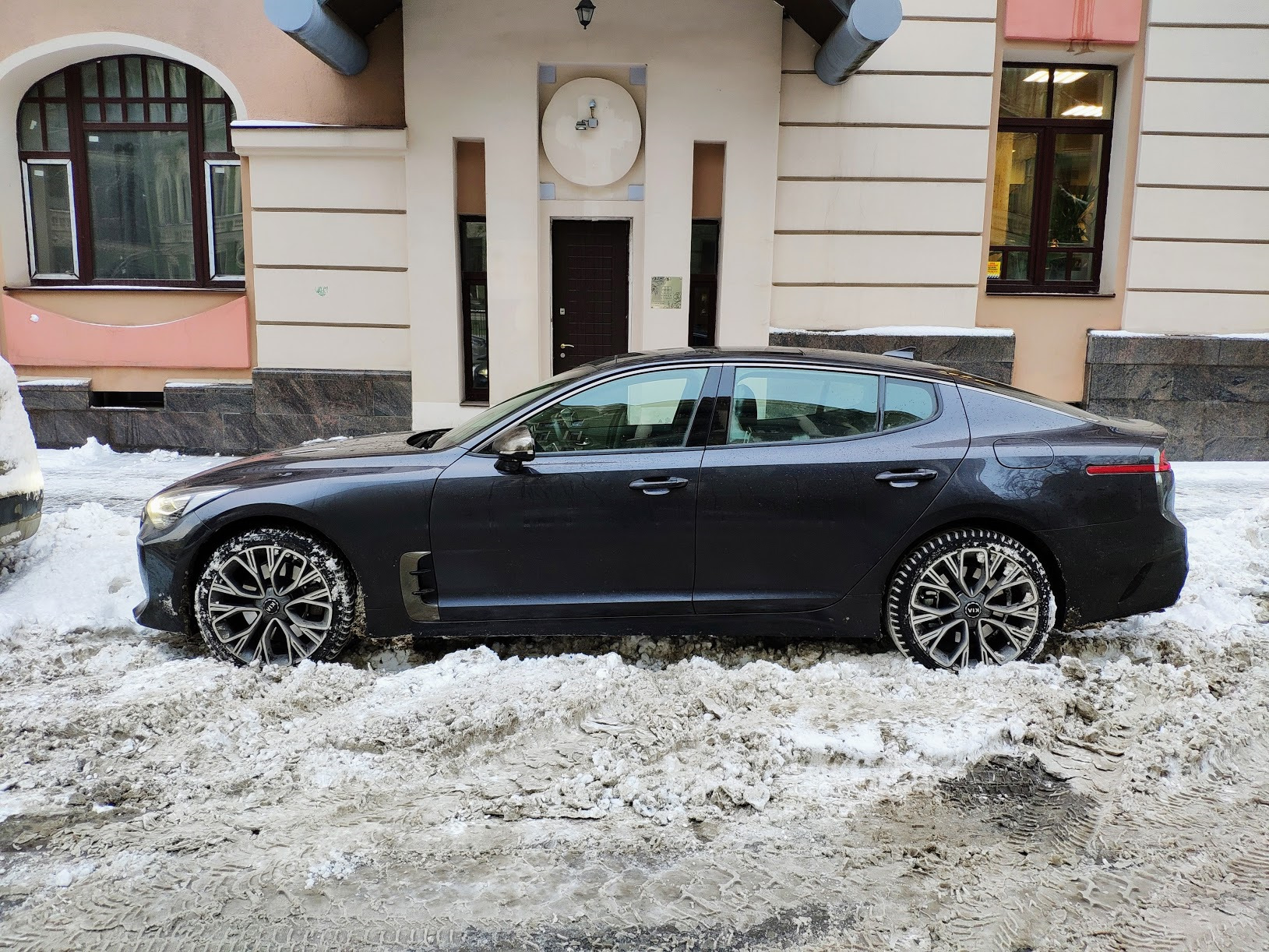 Nokian Hakkapeliitta R3 — KIA Stinger, 2 л, 2018 года | шины | DRIVE2