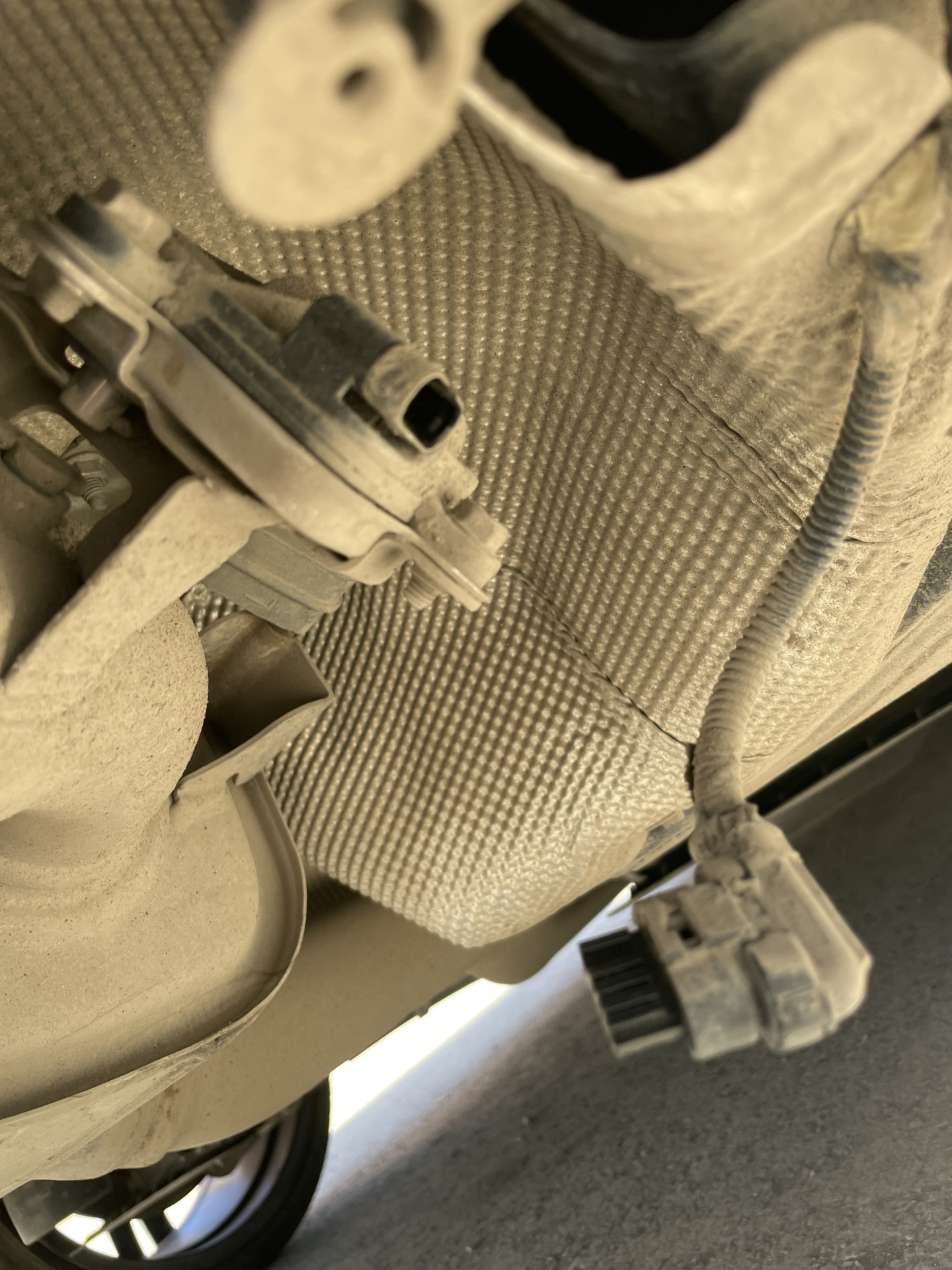 Заслонка выхлопа — BMW 5 series (G30), 2 л, 2021 года | своими руками ...