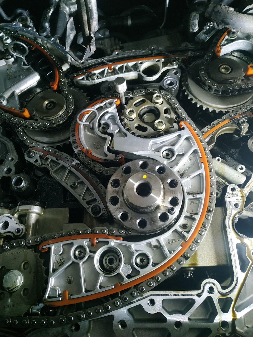 Замена комплекта цепи — Audi Q7 (1G), 3 л, 2007 года | своими руками ...