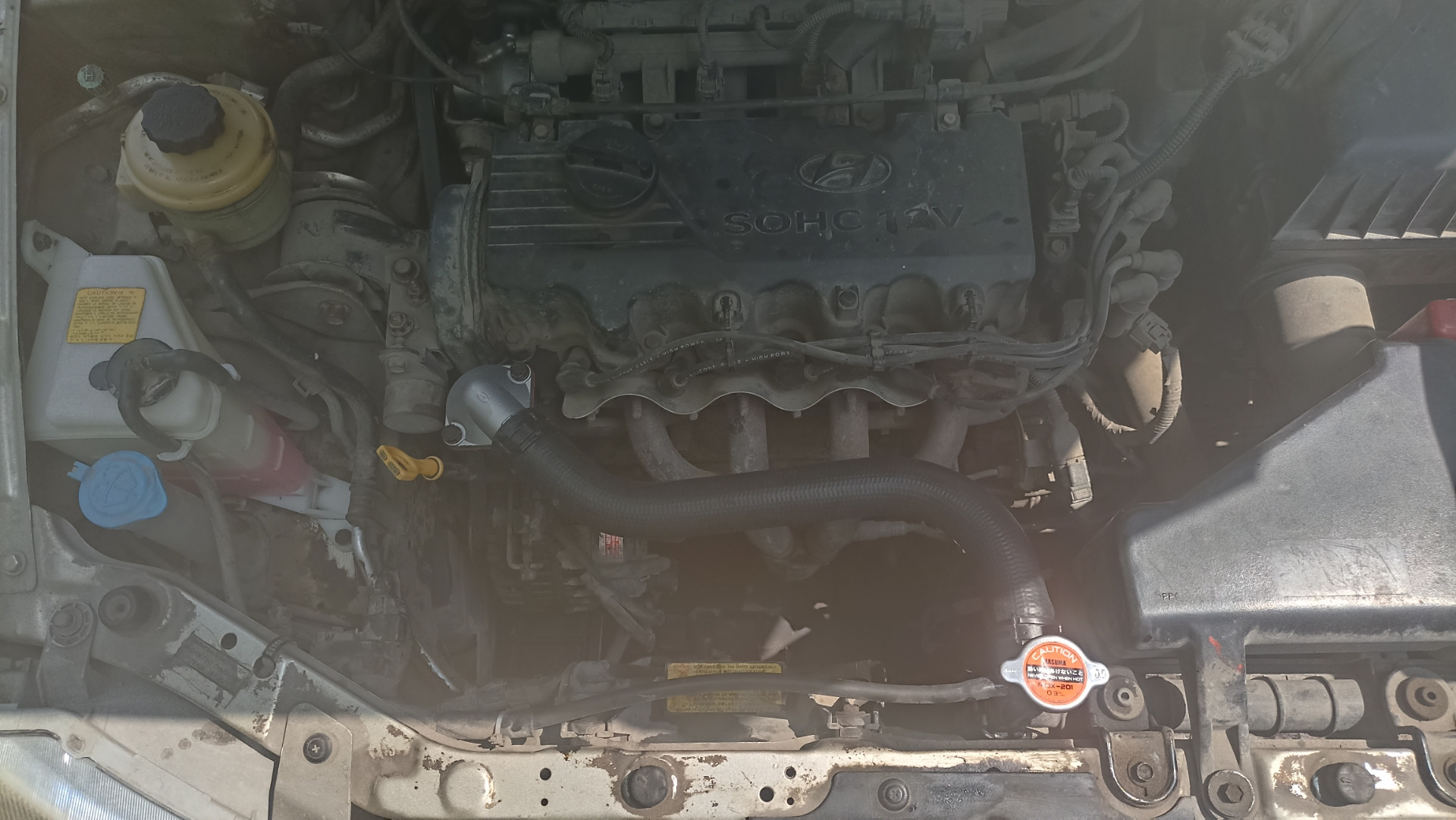 Замена патрубка радиатора и крышки термостата 12v — Hyundai Accent (2G ...