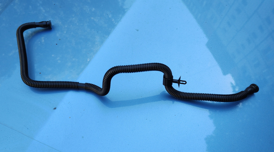 Замена шланга для удаления воздуха 03C103493AP — Skoda Rapid (1G), 1,4 ...