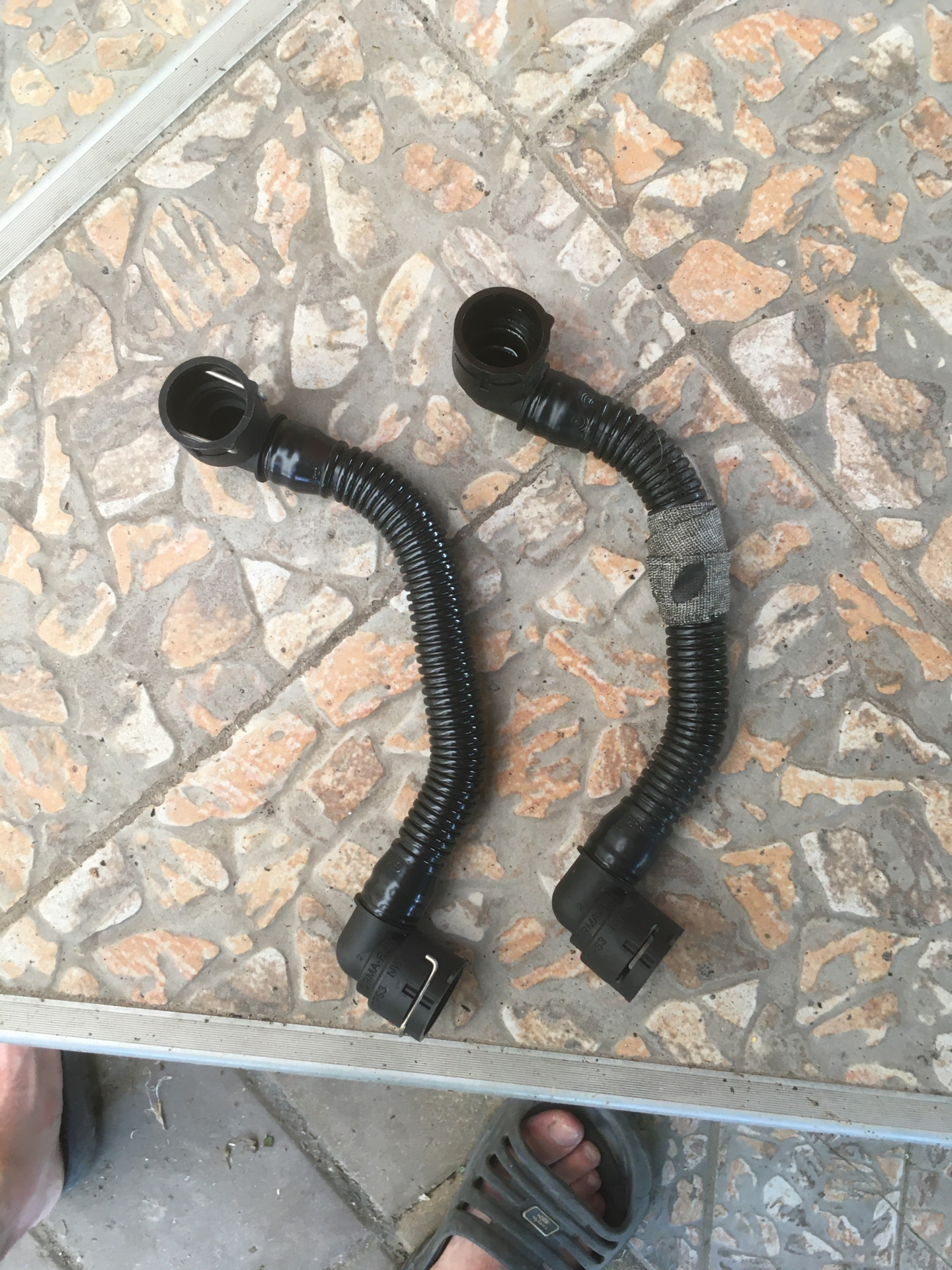 замена трубки вентиляции картерных газов — Opel Astra J, 1,6 л, 2014 ...