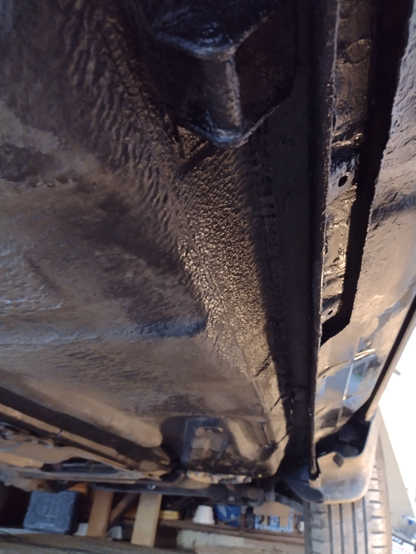 Обработка кузова: арок, порогов, заднего днища, лонжеров — Volvo XC90 ...