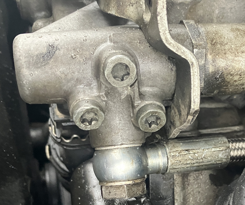 Небольшое предновогоднее ТО.КВКГ, VANOS, ГУР.Ждем тормозные трубки ...