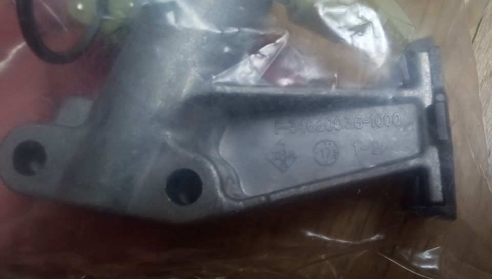 Натяжитель нижней цепи грм Hyundai-kia 233604A100 на Hyundai Grand ...