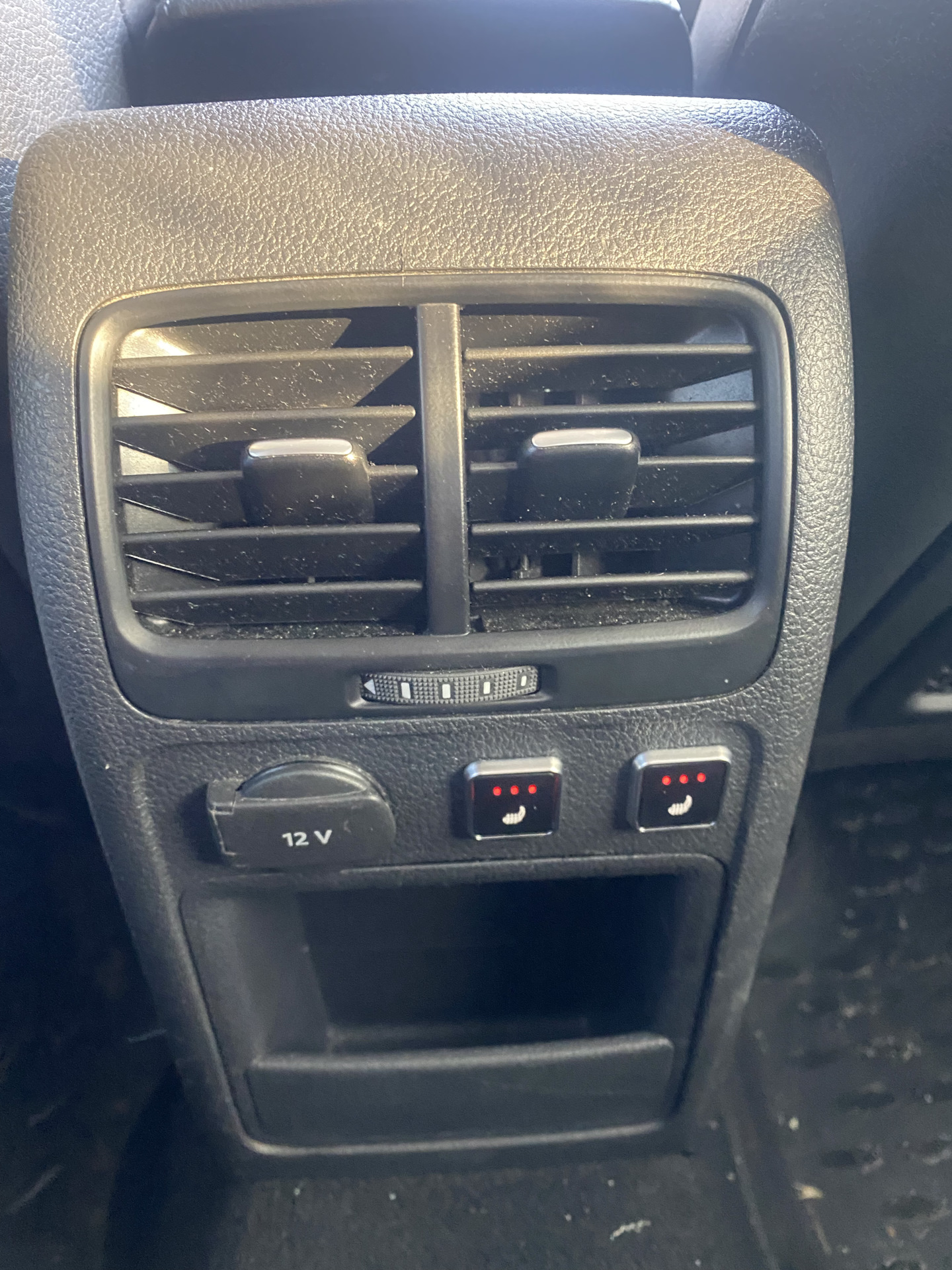 Подогрев задних сидений — Volkswagen Jetta VI, 1,4 л, 2013 года ...