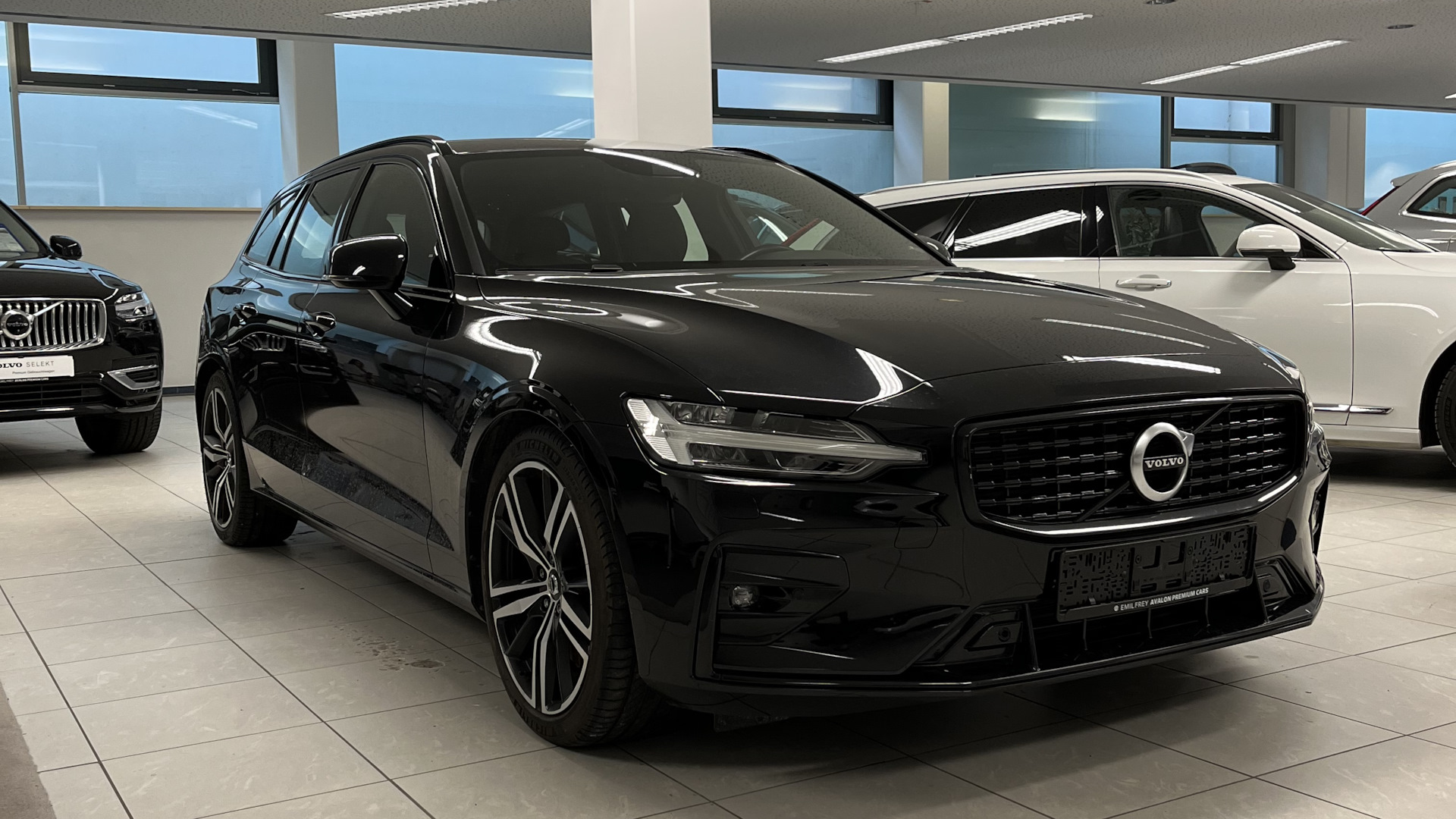 Volvo V60 (2G) 2.0 бензиновый 2020 | T6 AWD Onyx Black на DRIVE2