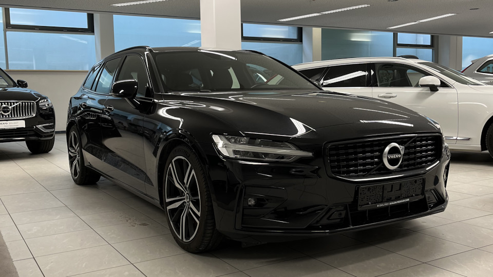 Volvo V60 (2G) 2.0 бензиновый 2020 | T6 AWD Onyx Black на DRIVE2