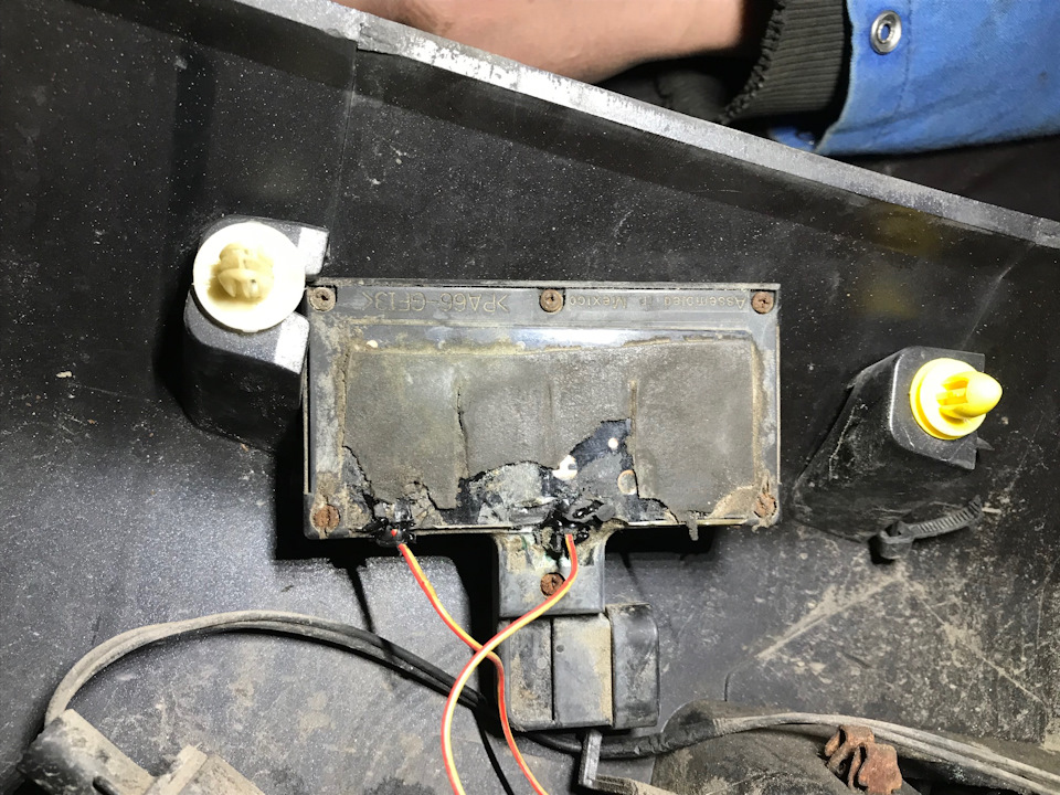 Замена кнопки багажника — Suzuki XL7, 3,6 л, 2008 года | электроника ...