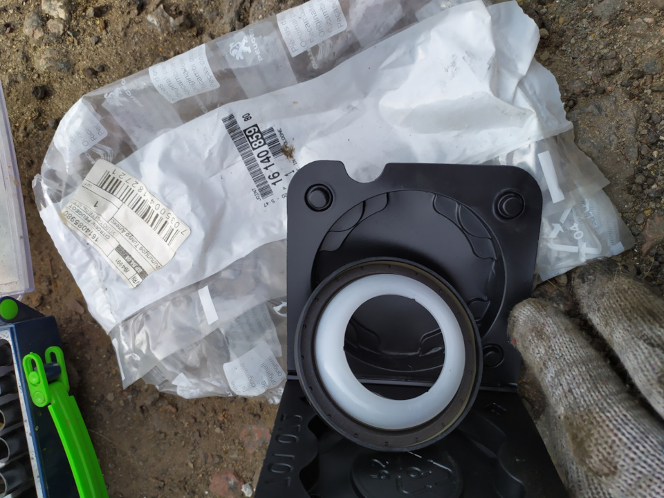 Замена сальника коленвала и ремня генератора — Citroen C4 (2G), 1,6 л ...