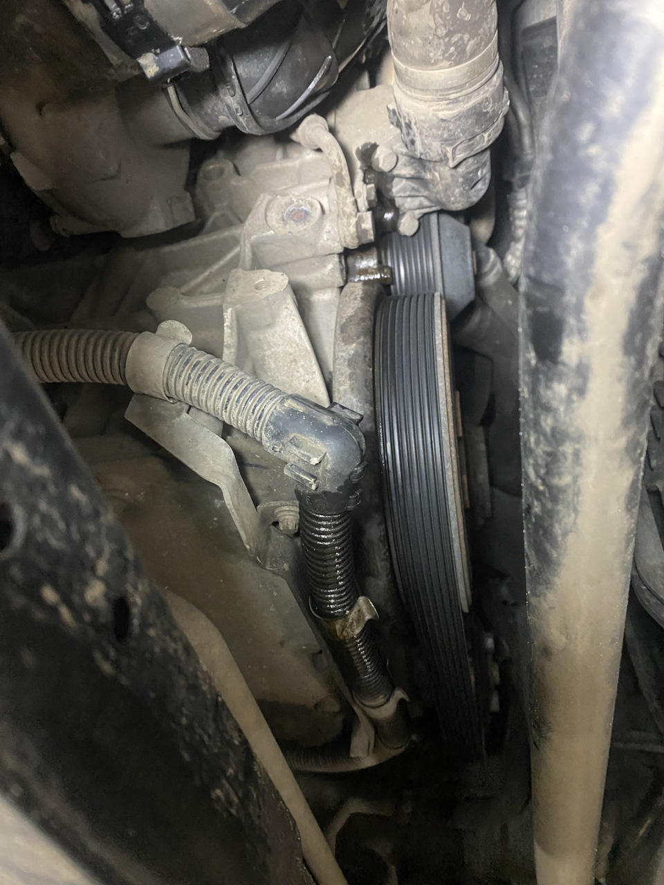 Замена помпы и прокладки теплообменника масляного фильтра — BMW X5 (E70 ...