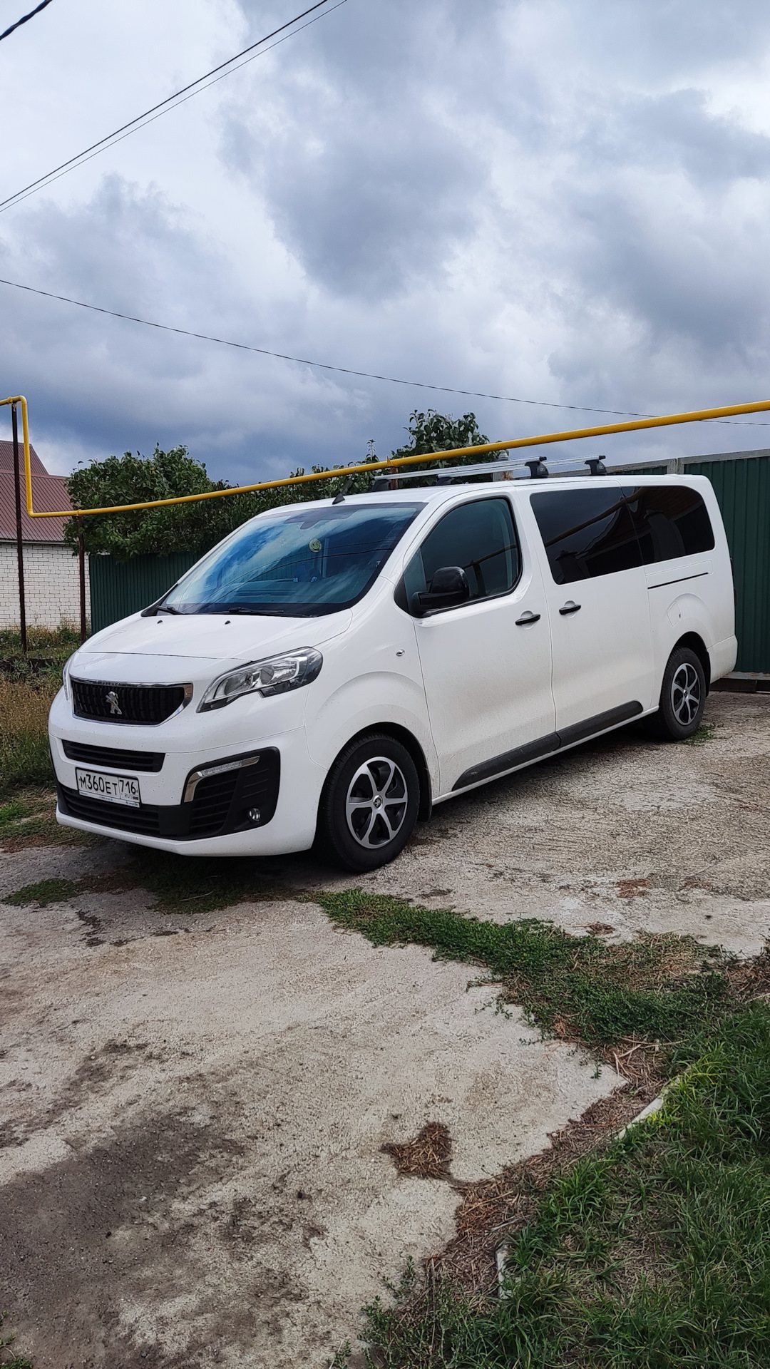 Поменял колпаки. — Peugeot Traveller, 2 л, 2019 года | колёсные диски ...