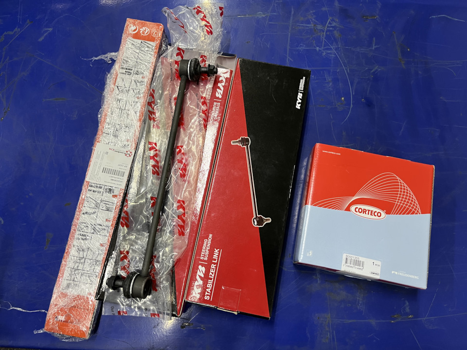 Замена стоек стабилизатора и опоры нижней опоры кпп — Ford Focus ...