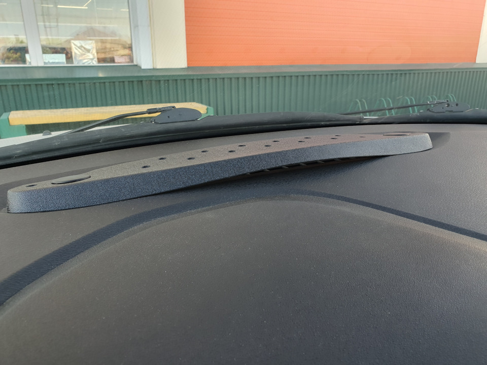 Накладка на обдув лобового — Lada XRAY, 1,6 л, 2016 года | аксессуары | DRIVE2