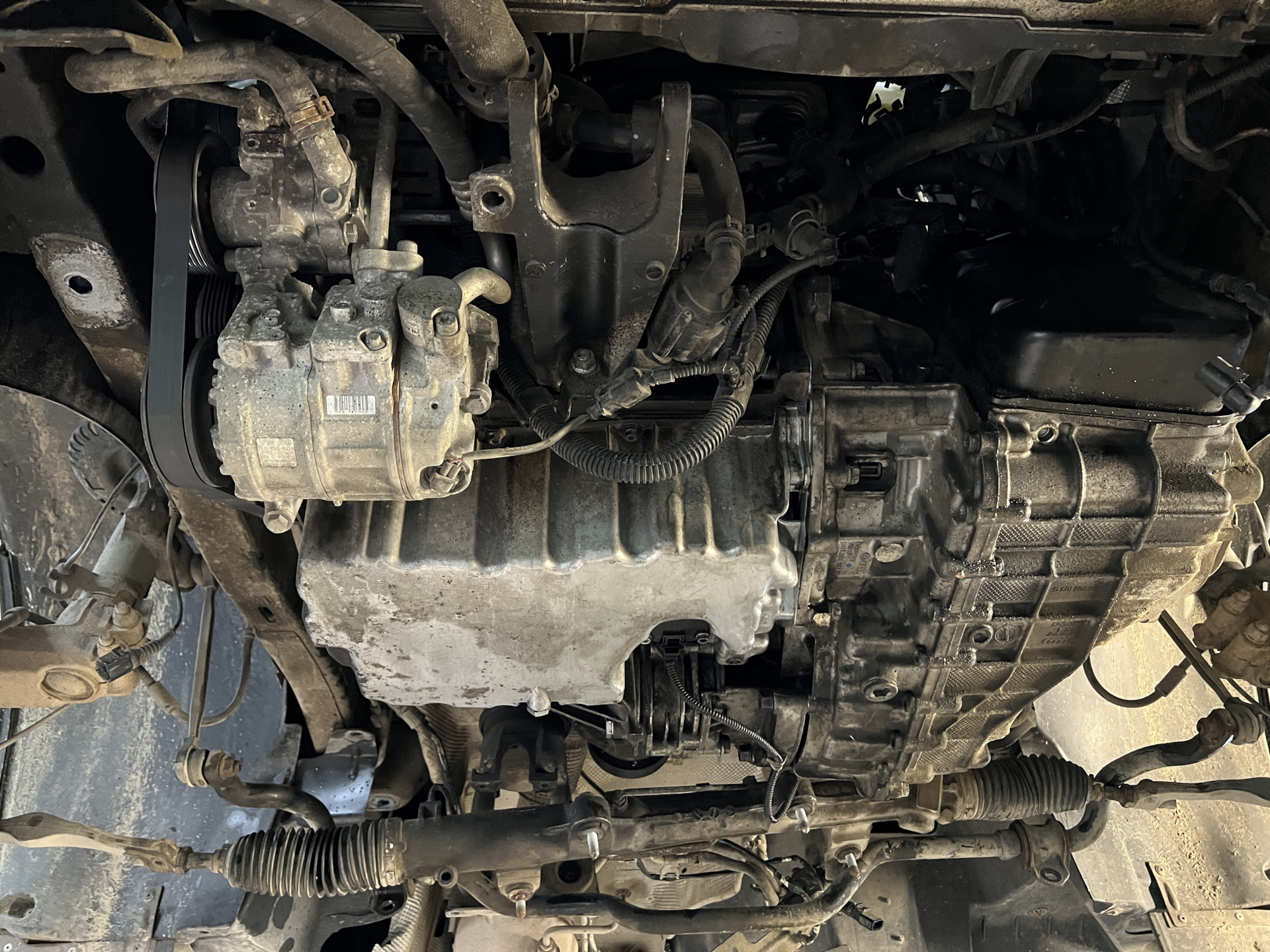 79. Замена заднего сальника коленвала CFCA 2.0 Multivan T6 — Volkswagen ...