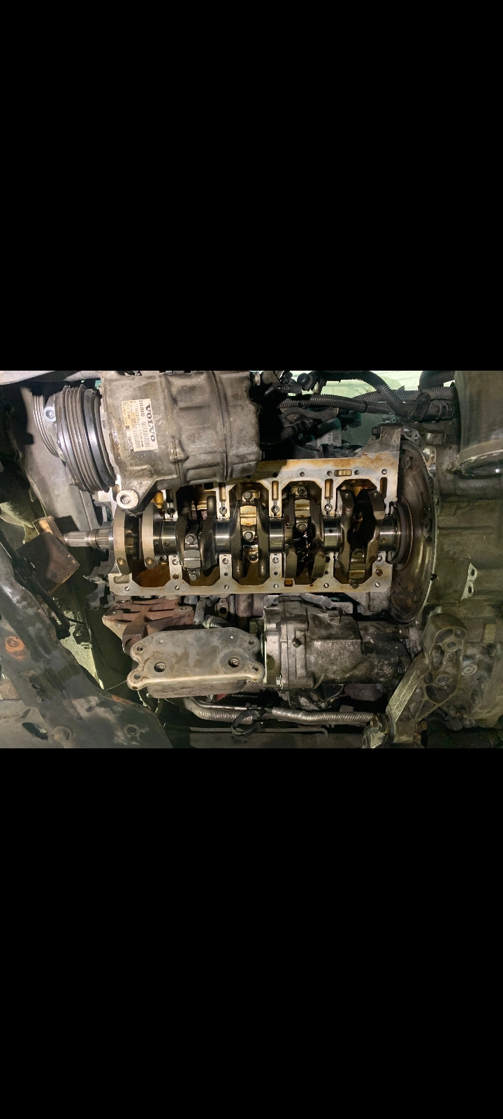 Течь масла из под плиты коленвала — Volvo XC60 (1G), 2,5 л, 2014 года ...