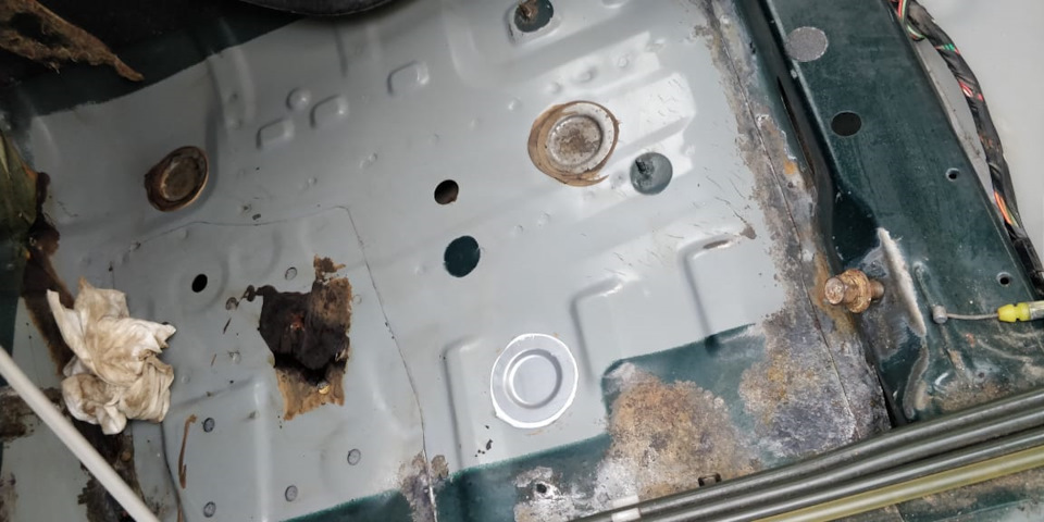 Салон. Чистка пола. ч.1 — Subaru Legacy Outback (BD/BG), 2,5 л, 1997 ...