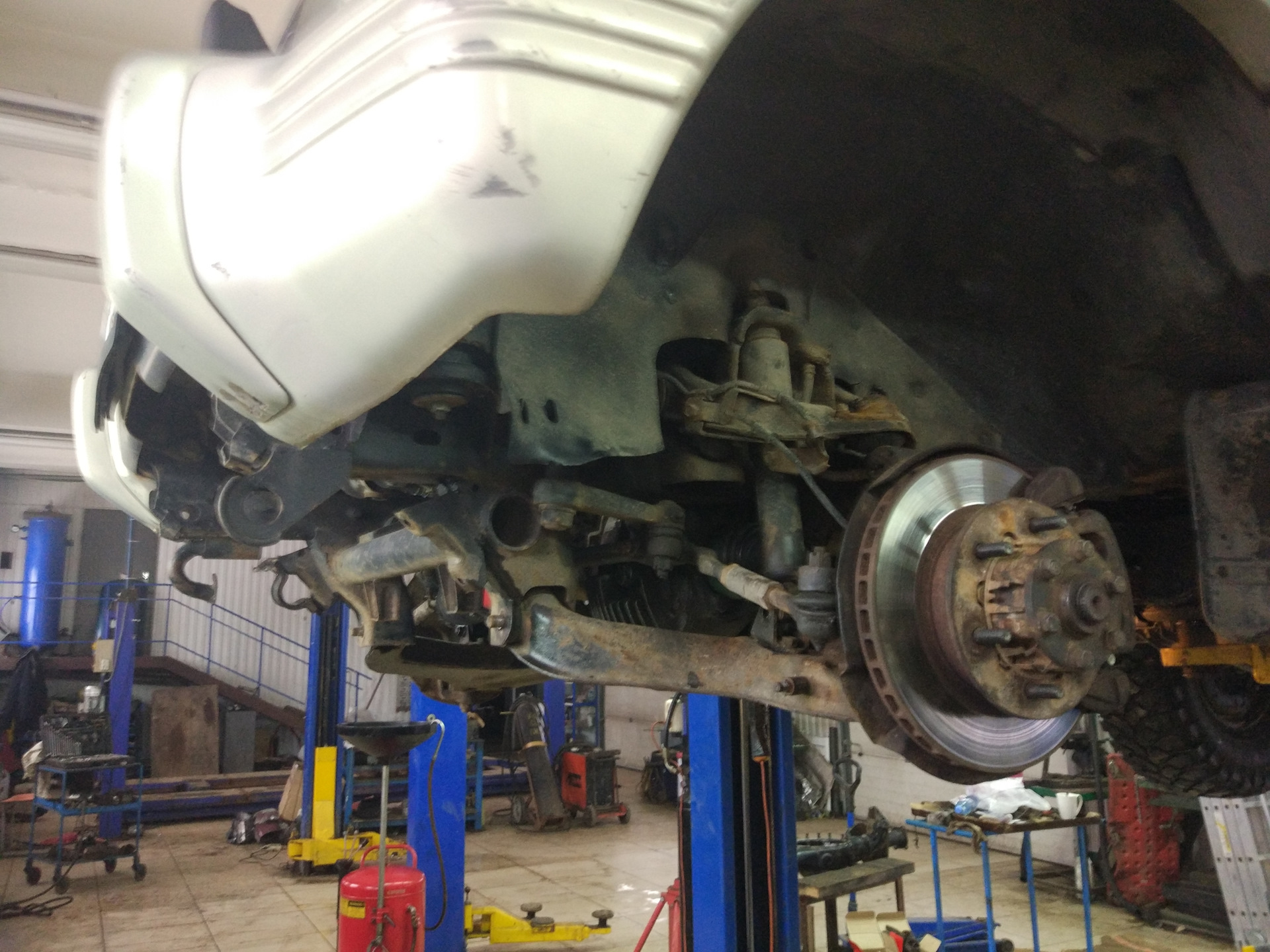 Замена передней подвески — Mitsubishi Pajero (2G), 2,8 л, 1994 года ...