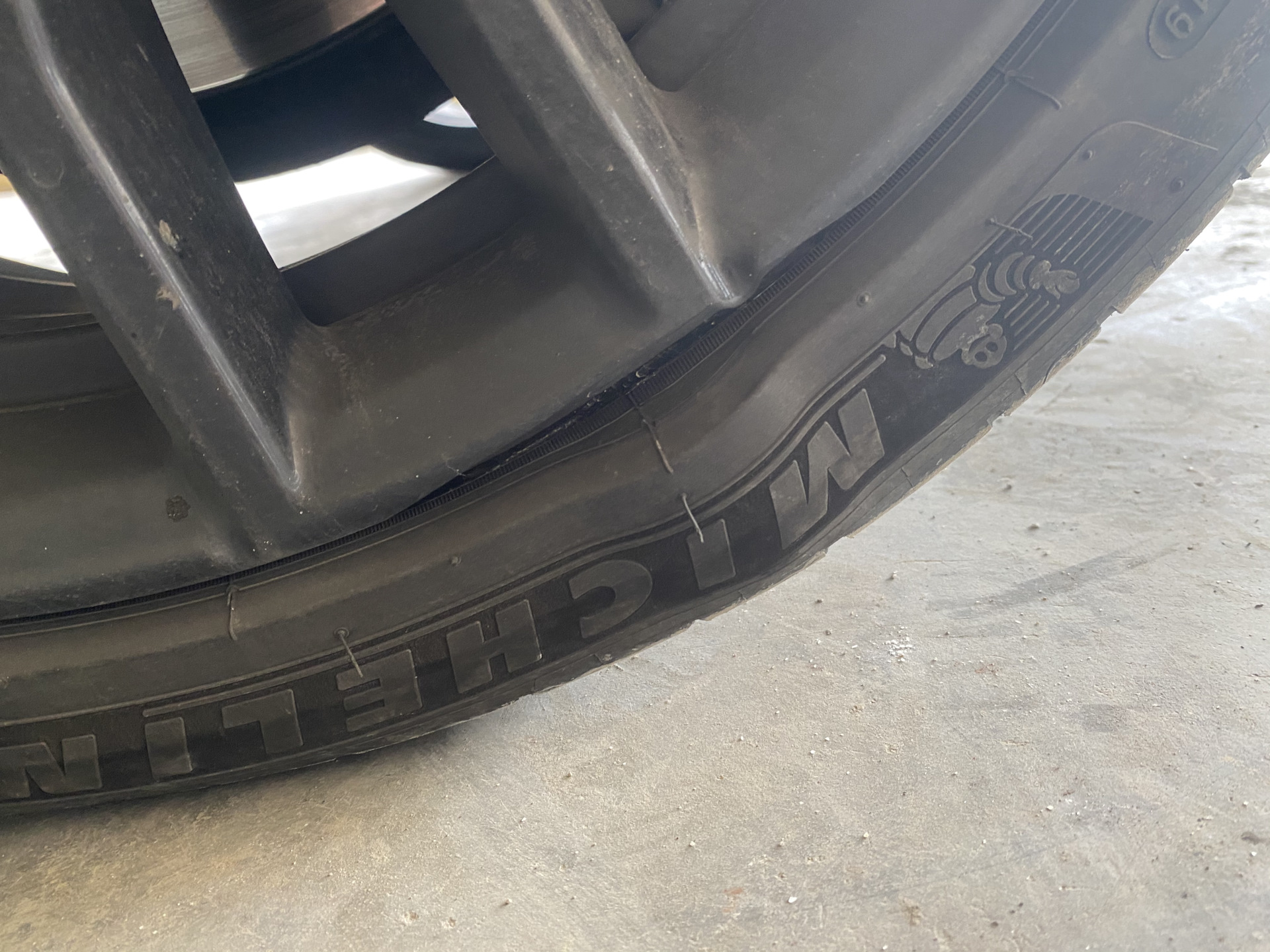 Гарантия и внеплановая замена шин — BMW 3 series (G20), 3 л, 2019 года ...