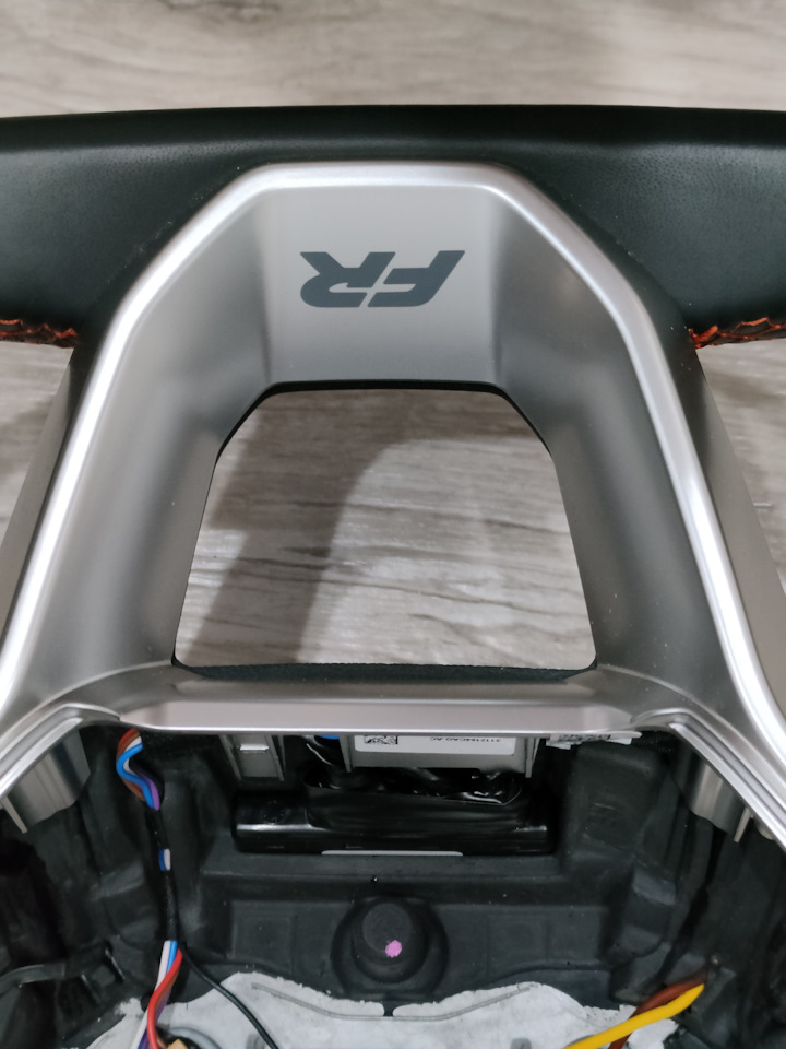 Рули SEAT подогрев, лепестки, KLR на SEAT Ateca, SEAT Leon (Mk III ...