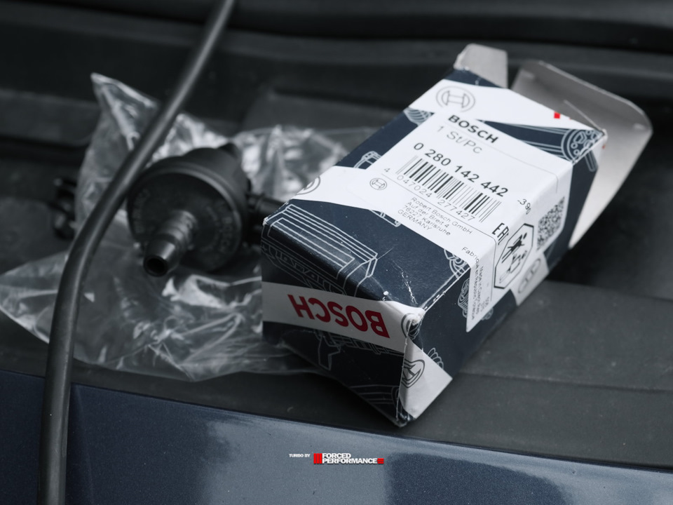 Цокот у мотора с правой стороны. Клапан продувки абсорбера — Porsche ...