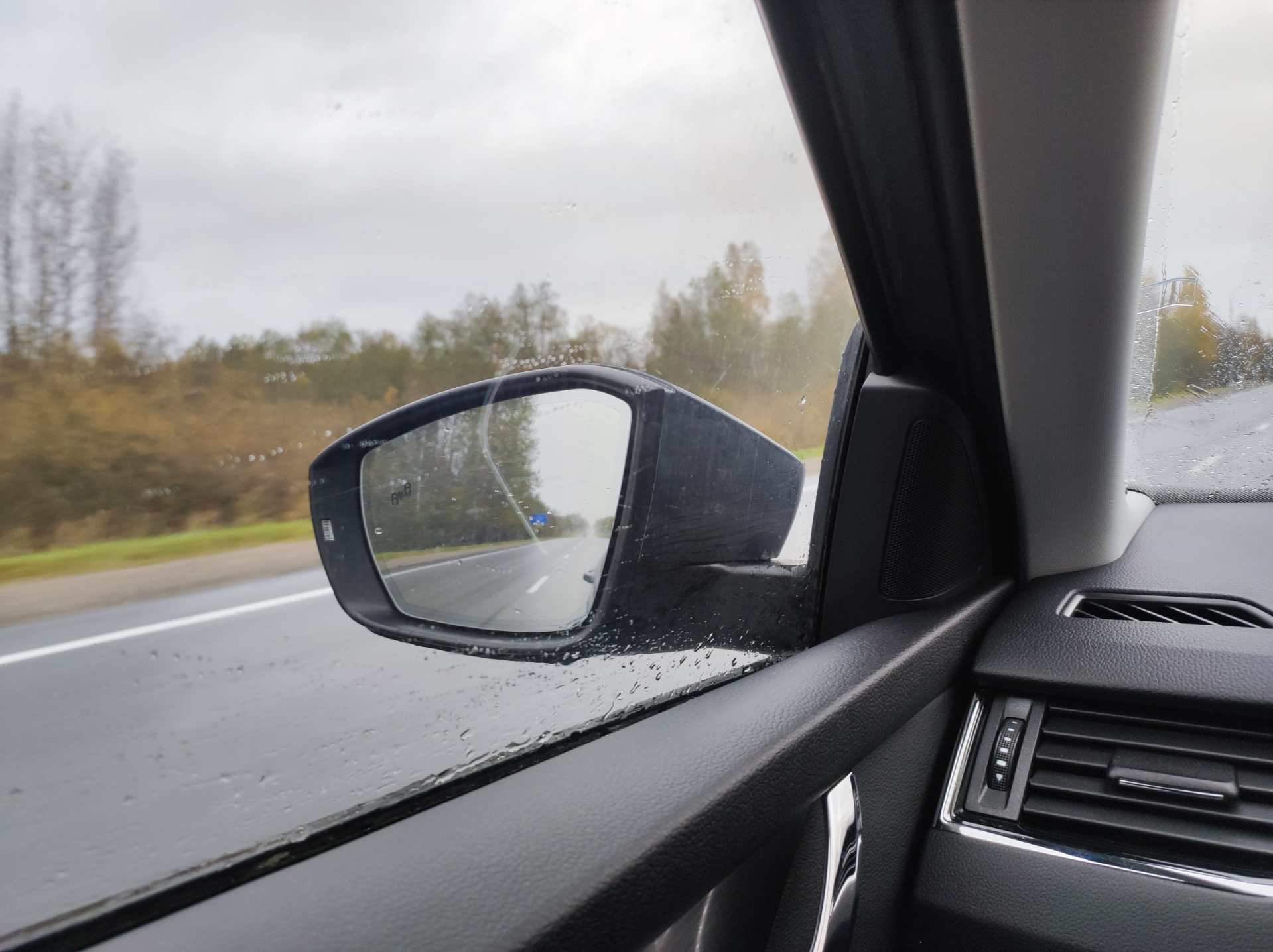 Дефлекторы лобового стекла — Skoda Octavia A7 Mk3, 1,6 л, 2018 года ...
