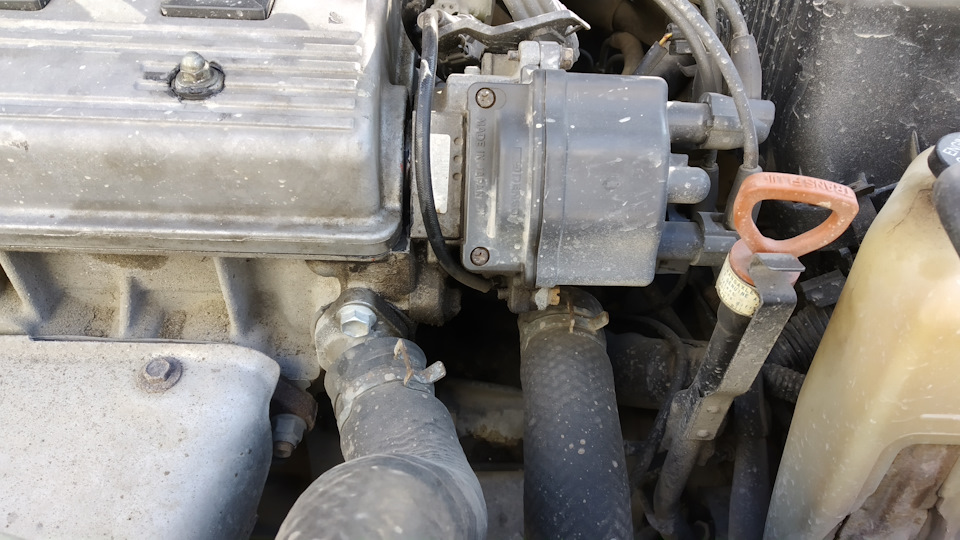 Замена уплотнительного кольца трамблёра — Toyota Corolla (100), 1,6 л ...