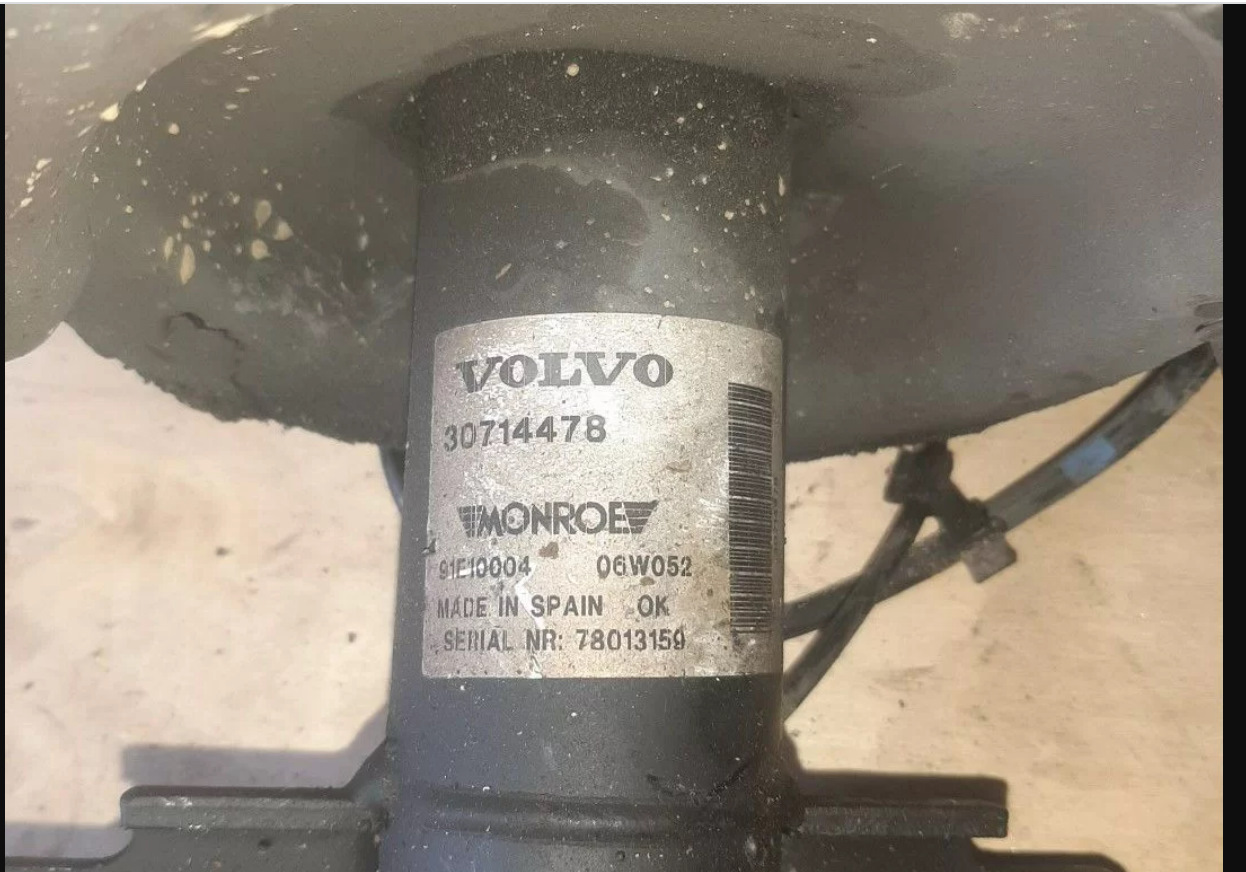 Стойки Four-c Volvo 30714478 — Volvo XC70 II, 2,4 л, 2001 года ...