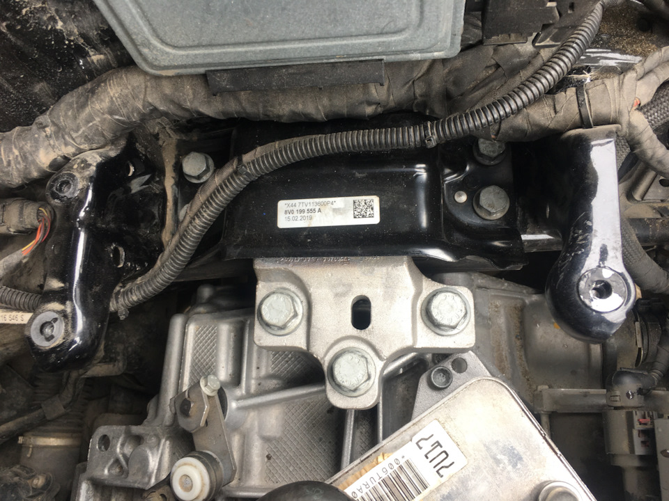 8V0199555A Опора двигателя VAG | Запчасти на DRIVE2