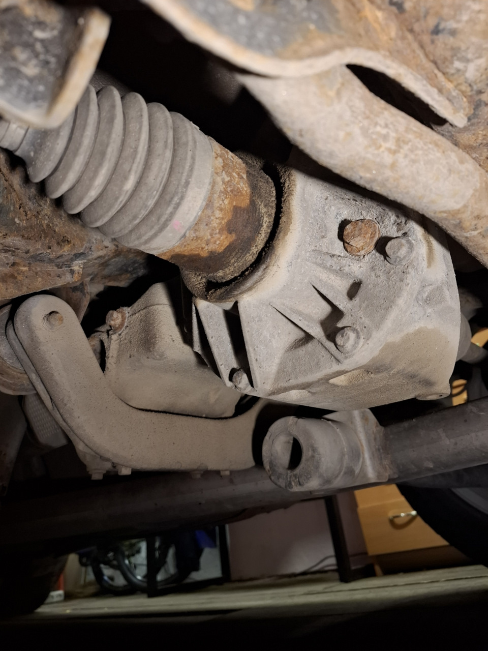 Замена масла в заднем редукторе. — Land Rover Range Rover Evoque (1G ...