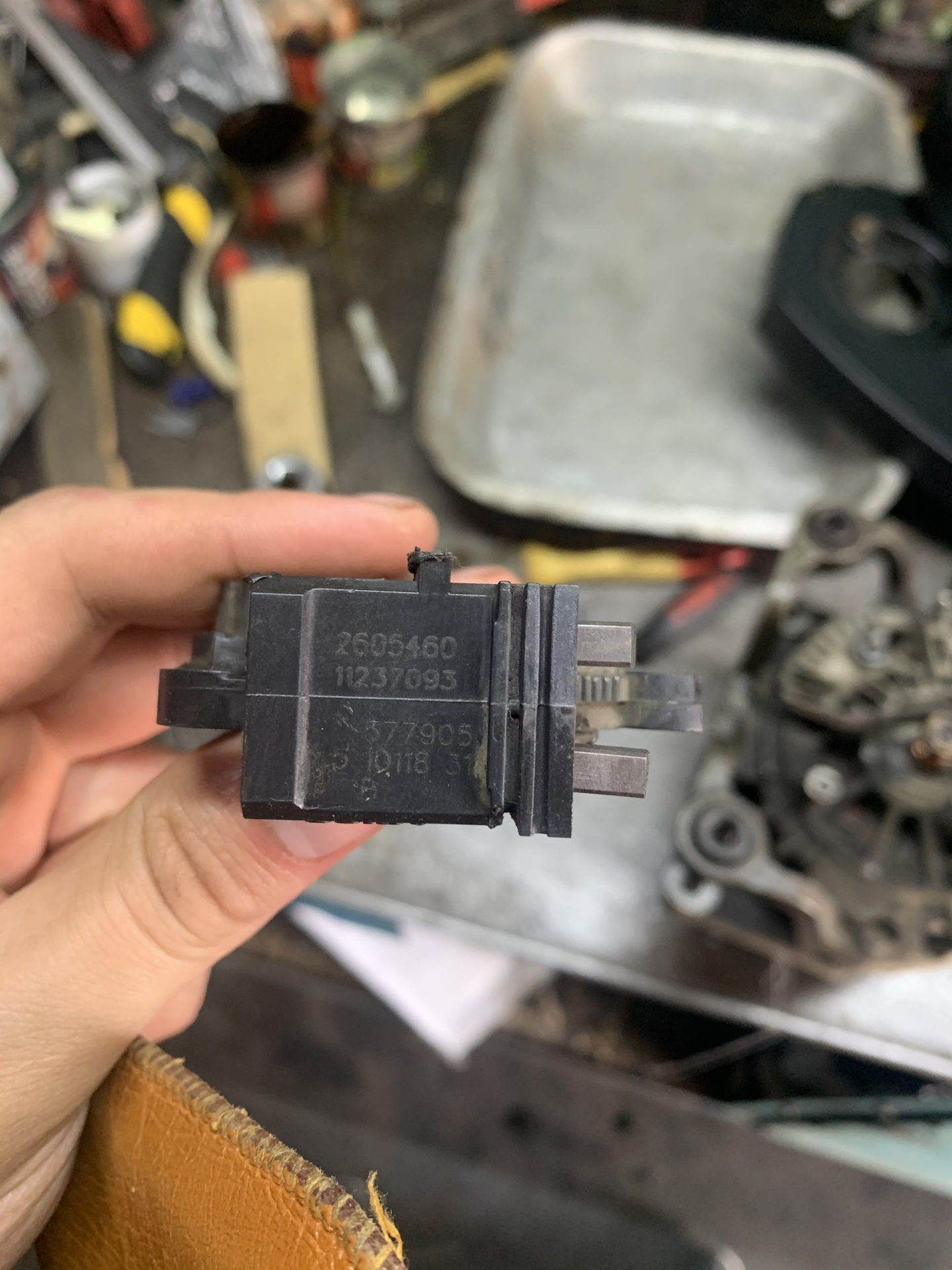 Замена щёточного узла — Opel Astra J, 1,6 л, 2012 года | поломка | DRIVE2