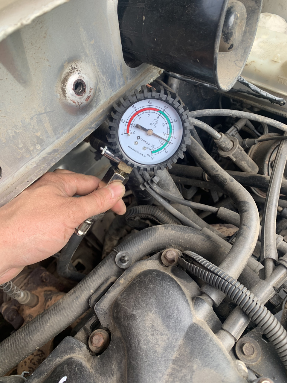 Замер компрессии и замена свечей — Chrysler Voyager (4G), 2,4 л, 2001 ...