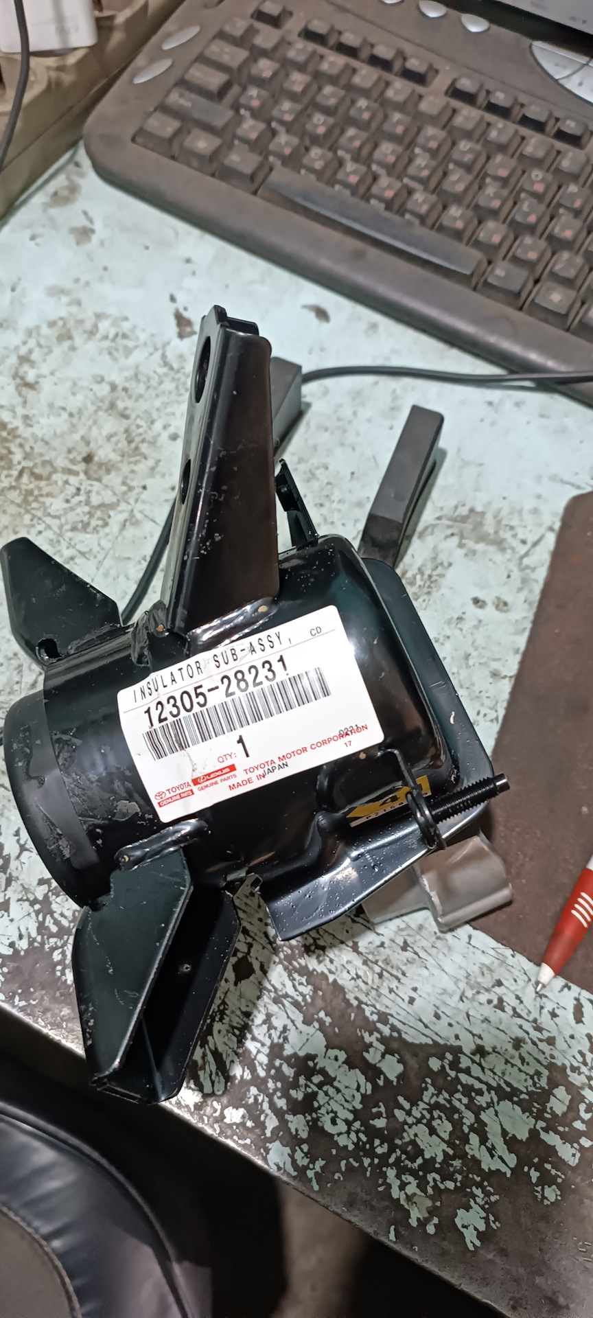 1230528231 Опора двигателя TOYOTA LEXUS | Запчасти на DRIVE2