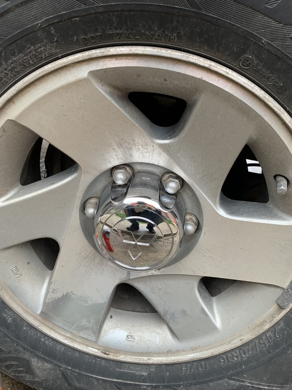 Чистка хрома и эмблема двери багажника — Mitsubishi Pajero Sport (1G ...