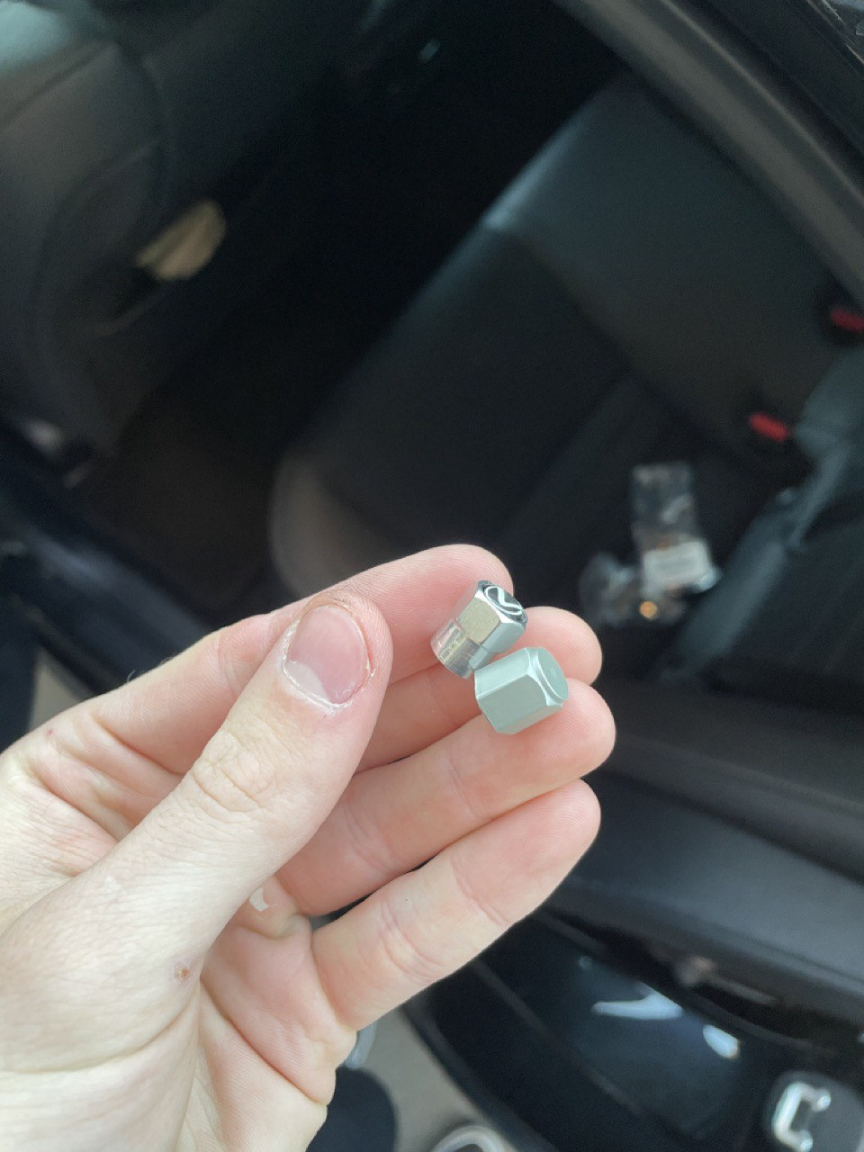 Оригинальные колпачки — Lexus IS III, 2,5 л, 2014 года | тюнинг | DRIVE2