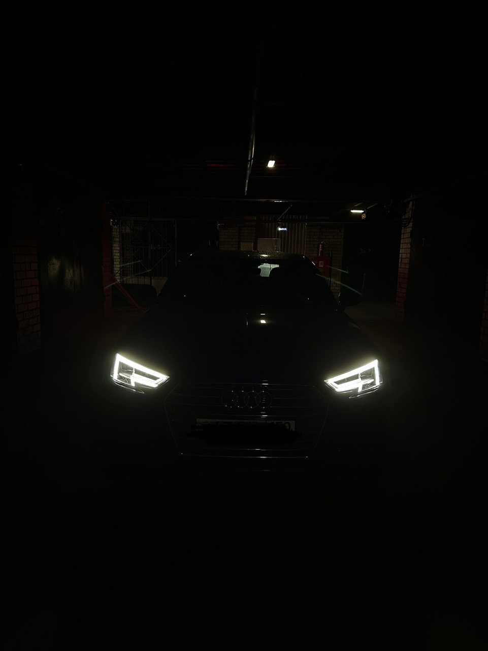 установка LED фар Audi A4 B9 — Audi A4 (B9), 1,4 л, 2016 года ...