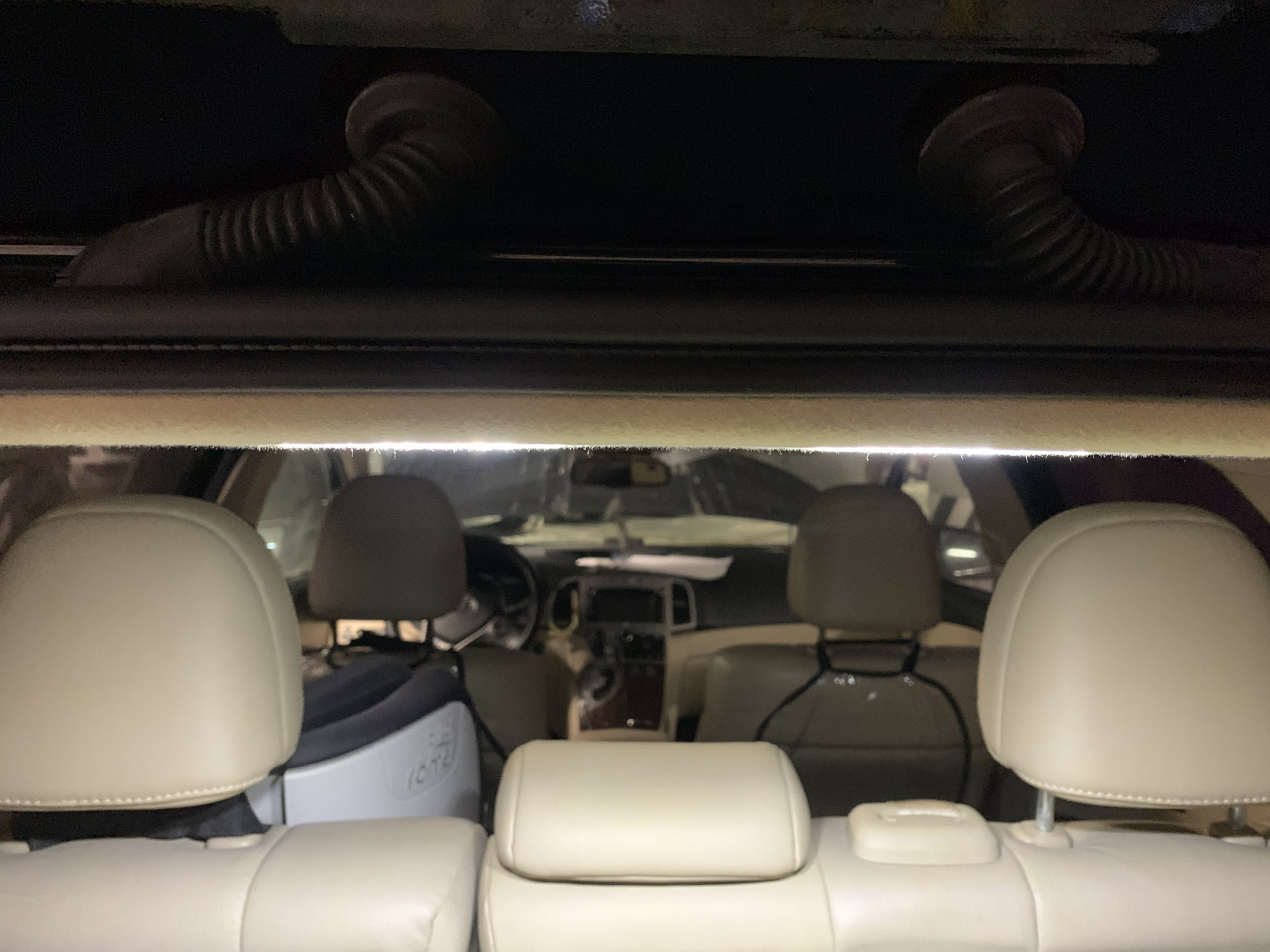 Свет в багажнике — Toyota Venza (1G), 2,7 л, 2013 года | своими руками ...