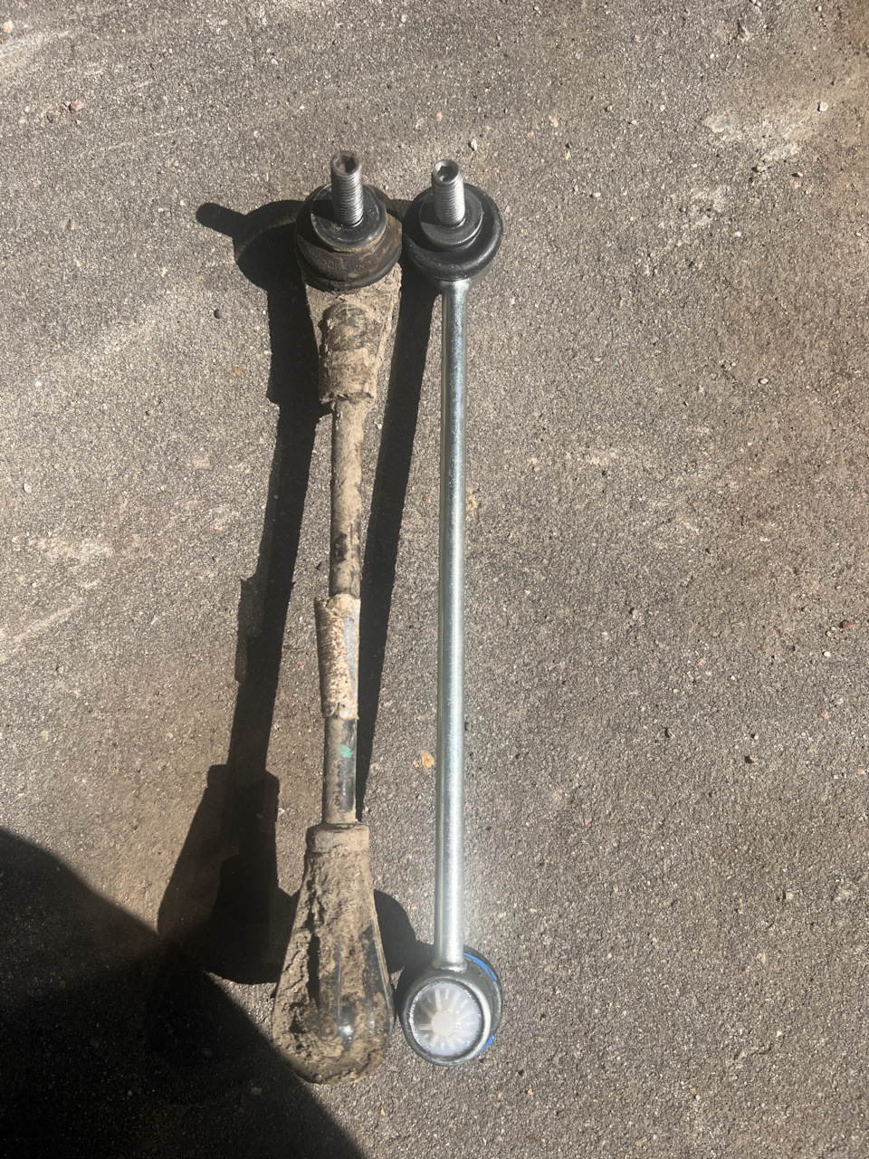 Замена стойки стабилизатора Geely Monjaro — Geely Monjaro, 2 л, 2023 ...