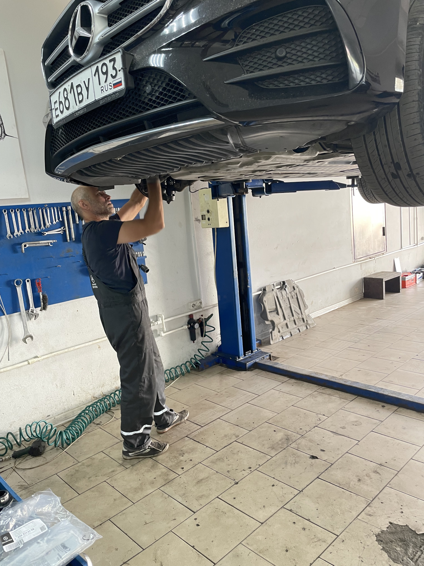 Замена пыльника гранаты, правая наружная.И замена масло в коробке ...