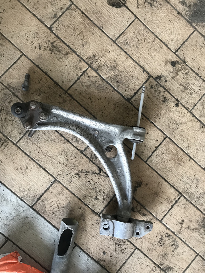 8J0407151D Рычаг подвески, попе VAG | Запчасти на DRIVE2