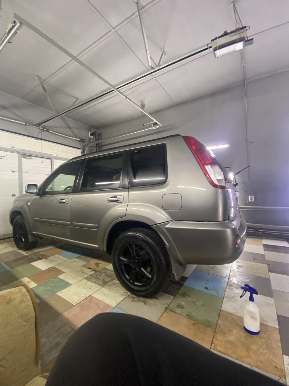 Тонировка заднего стекла и покраска дисков — Nissan X-Trail I (t30), 2 л, 2005 года | аксессуары ...