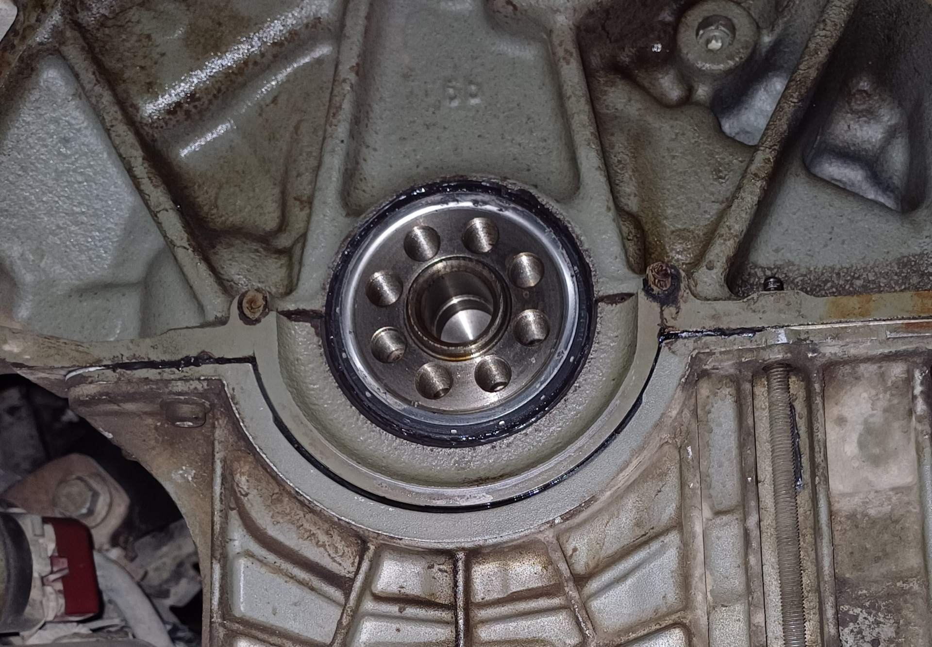 Сальник коленвала — Ford Explorer (4G), 4 л, 2007 года | визит на ...