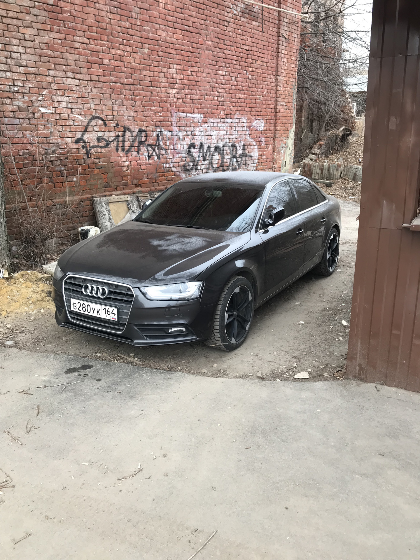 Тормозуха и веерные форсунки омывателя — Audi A4 (B8), 1,8 л, 2012 года ...