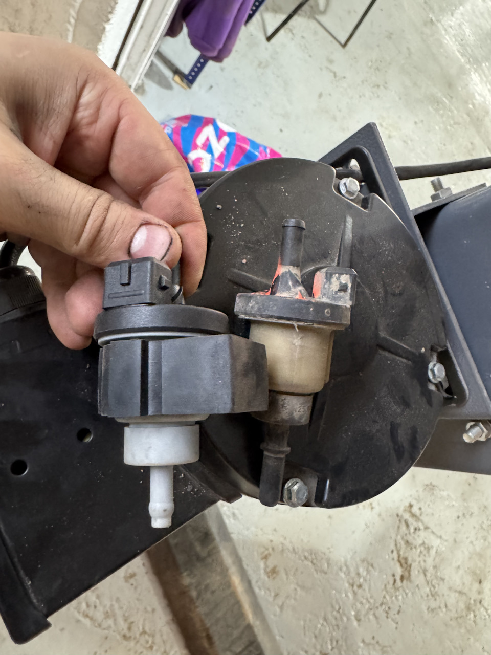 Клапан абсорбера f16d3 — Chevrolet Cruze Hatchback, 1,6 л, 2012 года ...