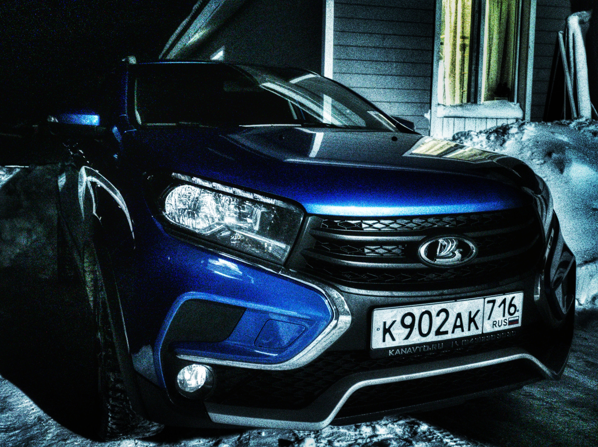 Как так? Забыл закрасить номера. — Lada XRAY Cross, 1,6 л, 2021 года | фотография | DRIVE2